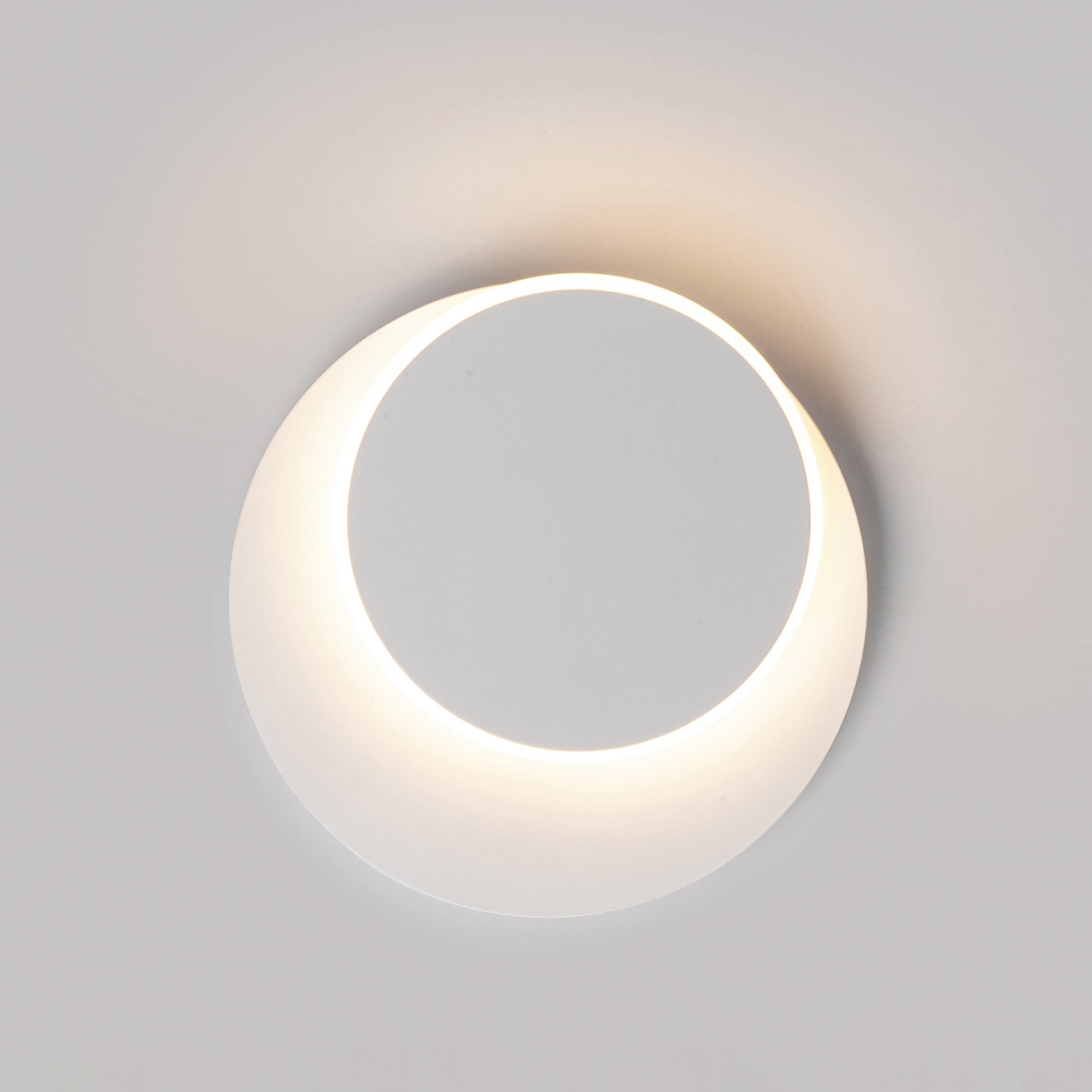 Revolver LED Wall/Ceiling Light By ET 2