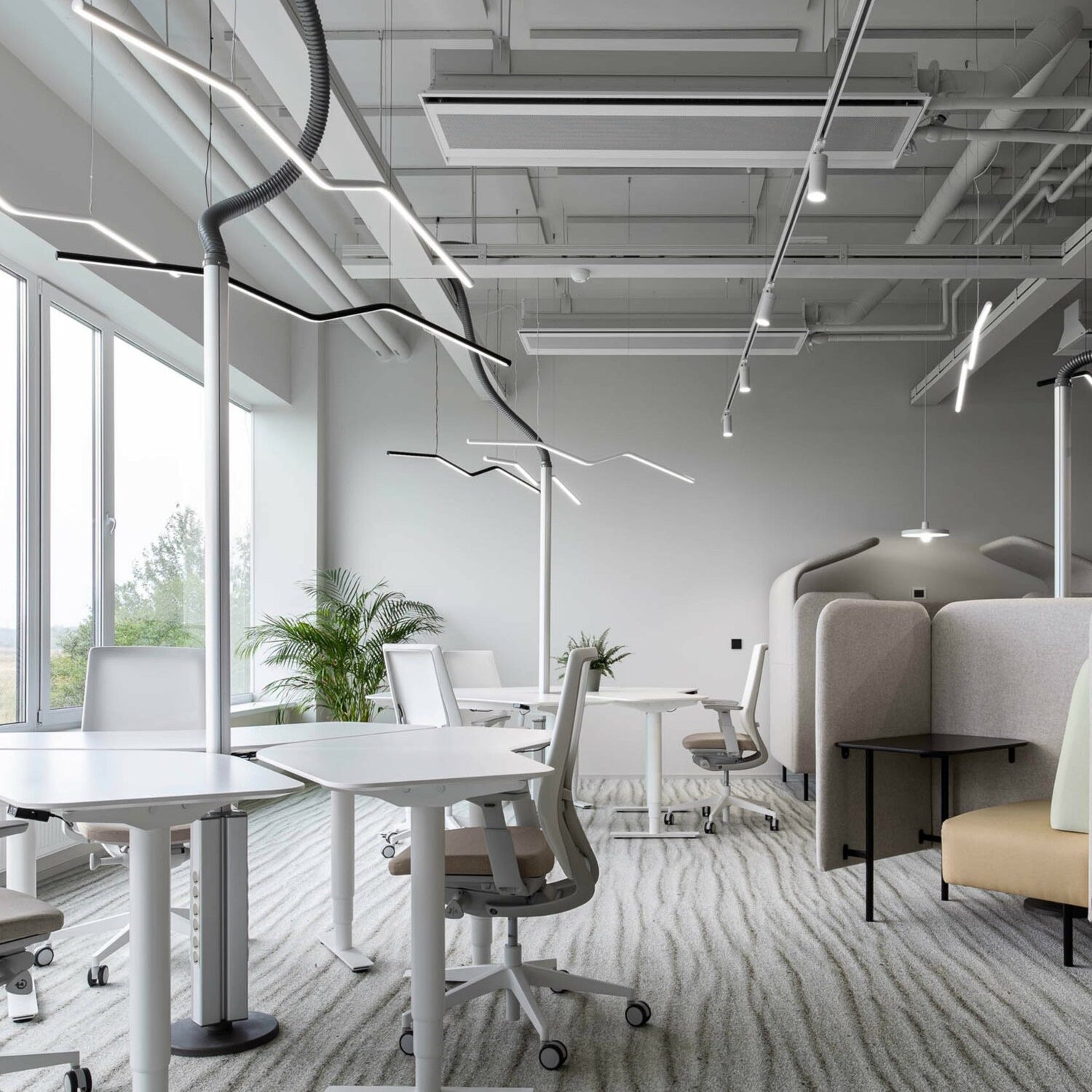 Boomer Linear Light By Toss B